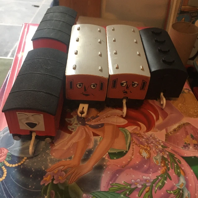 TRACKMASTER THOMAS & Friends Tomy Custom bundle Coaches & Vans Rolling ...
