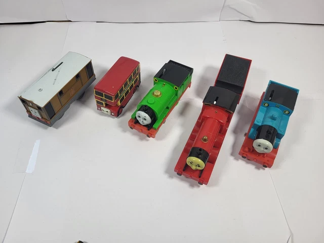 VINTAGE BUNDLE OF Non Working Tomy Trackmaster Trains Spare Or Repair ...