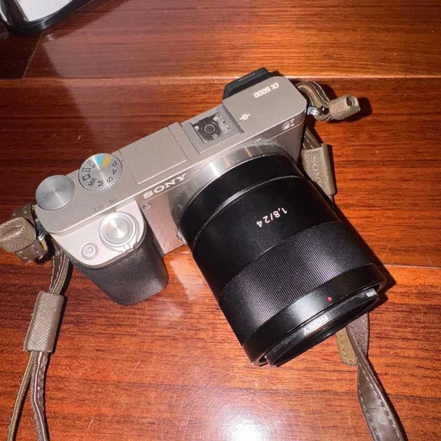 SONY Α5100 MIRRORLESS Camera with 30mm Lens Silver Excellent Condition ...