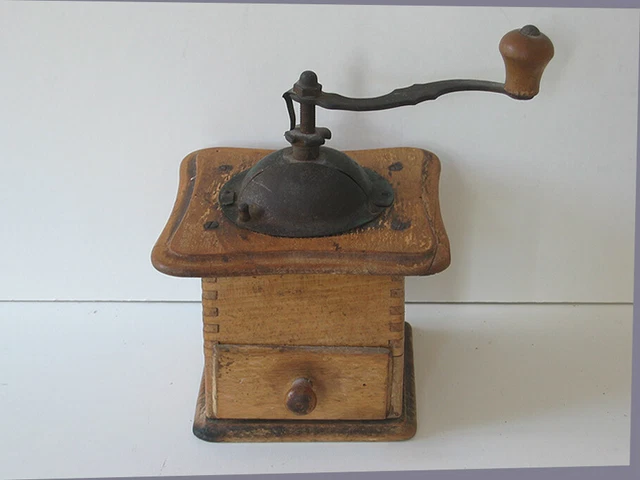 ALTE BIS SEHR alte Kaffeemühle aus Holz mit Handkurbel für Sammler EUR 9,95 - PicClick DE