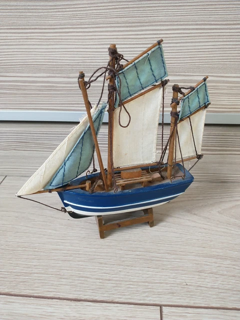 SMALL MODEL SHIP schooner boat On Wooden Plinth Nautical Cornwall £7.56 ...