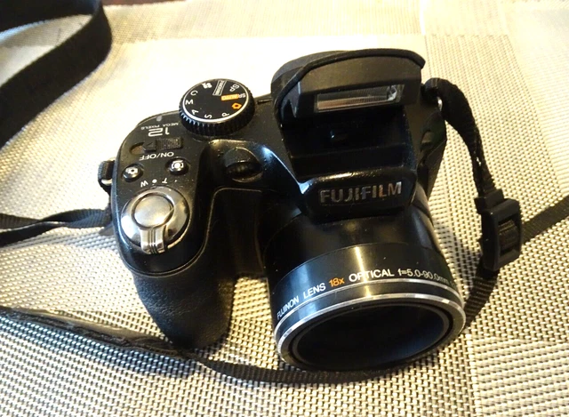 FUJIFILM DIGITAL CAMERA finepix s1800 £10.00 - PicClick UK