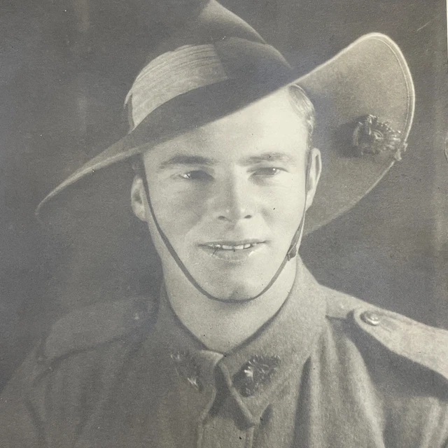 ORIGINAL PHOTO WAR AIF ANZAC WW2 Soldier Portrait Rising Sun Postcard ...