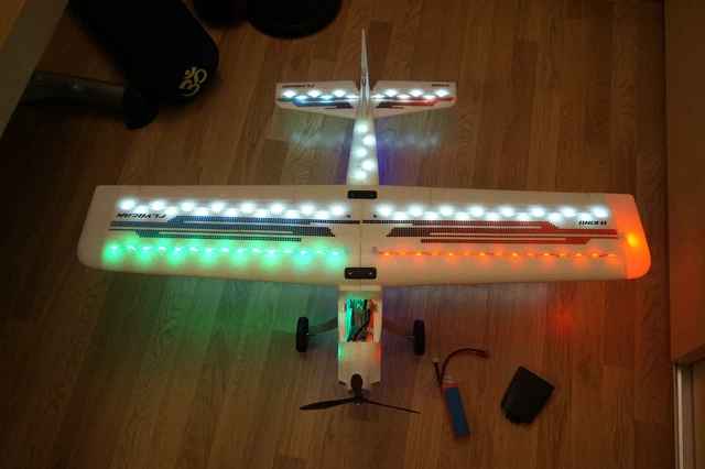 RC HOBBYKING FLYBEAM Night Flyer EPP w/LED System 1092mm - 1A Zustand ...