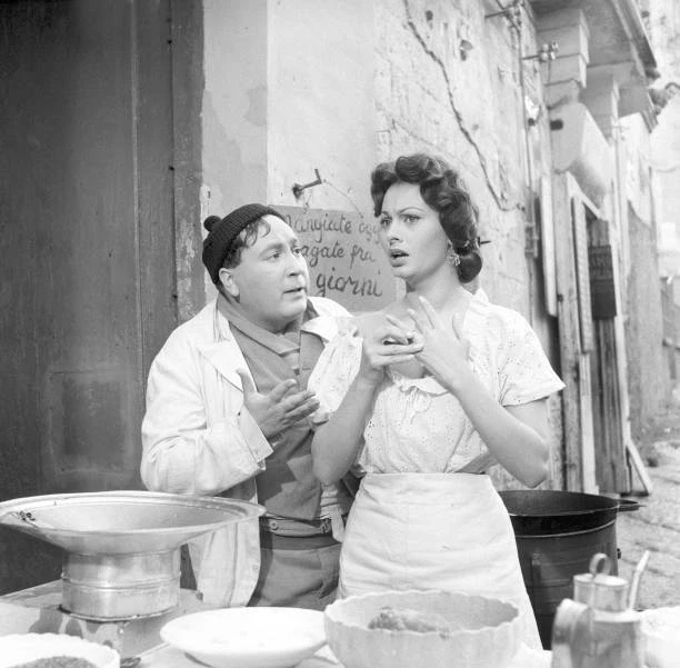 ITALIAN ACTRESS SOPHIA Loren In The Film The Gold Of Naples Old Photo ...