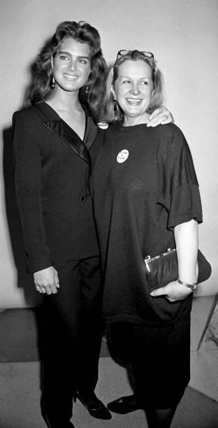 BROOKE SHIELDS TERI Shields at The Worlds Largest Photo Session - 1986 ...