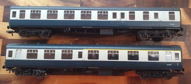 PAIR OF HORNBY Mk1 Coaches in BR blue grey with interior lights R4777 ...
