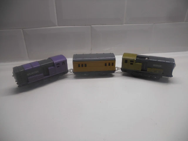 TOMY TRACKMASTER THOMAS the tank engine trains dodge with splatter and ...
