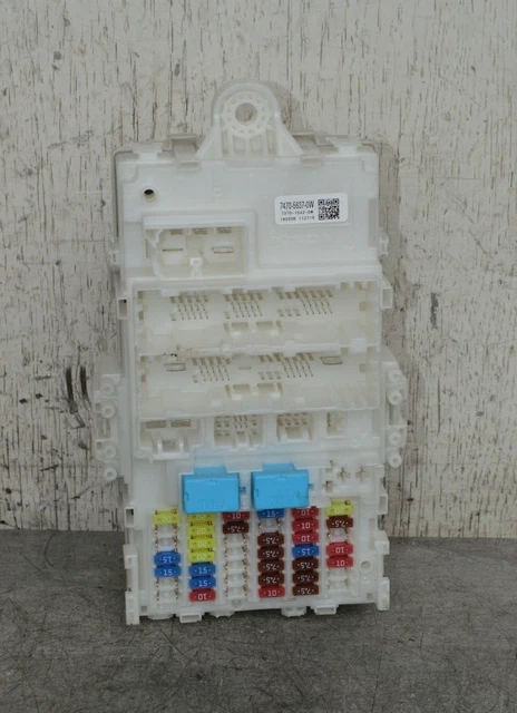 HONDA JAZZ FUSE Box 7470-5637-0W 2018 Jazz Dashboard Fuse Box £39.99 ...
