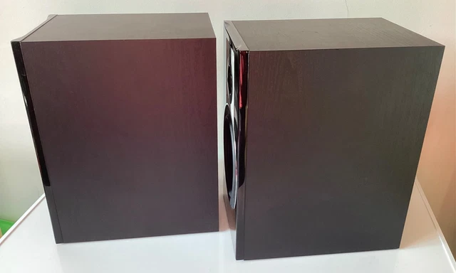 DALI OPTICON 2 mk1 bookshelf speakers, very good condition, one careful ...