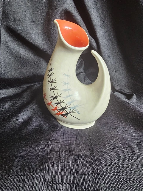 VINTAGE CROWN DEVON 1042 Horn Shape Vase Red Interior, Black & Red Fern ...