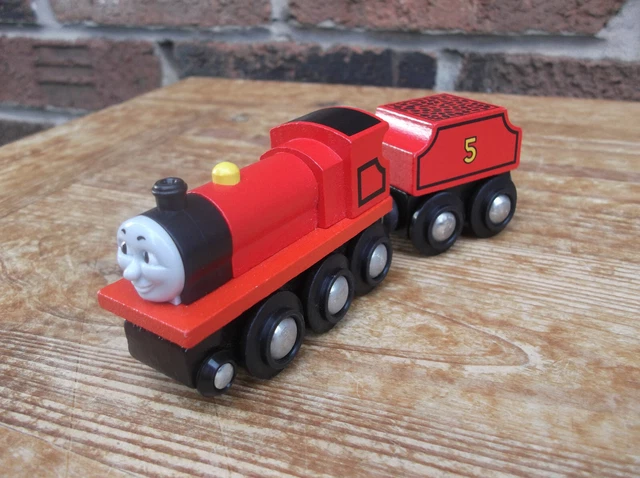 THOMAS THE TANK Engine & Friends Wooden Train - JAMES - BRIO £26.99 ...