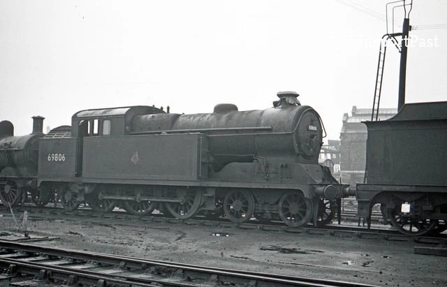 BRITISH RAILWAYS STEAM Loco 69806 - 35mm Photographic Slide c/w ...