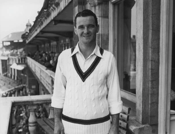 AUSTRALIAN CRICKETER JIM De Courcy 1953 Cricket 1953 Old Photo $9.00 ...