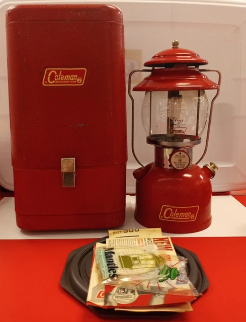 Vintage Coleman Single Mantle Gas Lantern Model 200a With Carrying Case