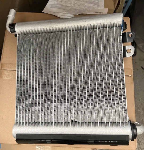 JAGUAR F-PACE X761 Right Radiator T4A50609 NEW GENUINE £250.00 ...
