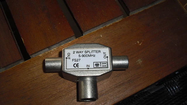 2 WEGE SPLITTER TV Zweifachverteiler 2-Fach Koaxial-Adapter 5-900Mhz ...