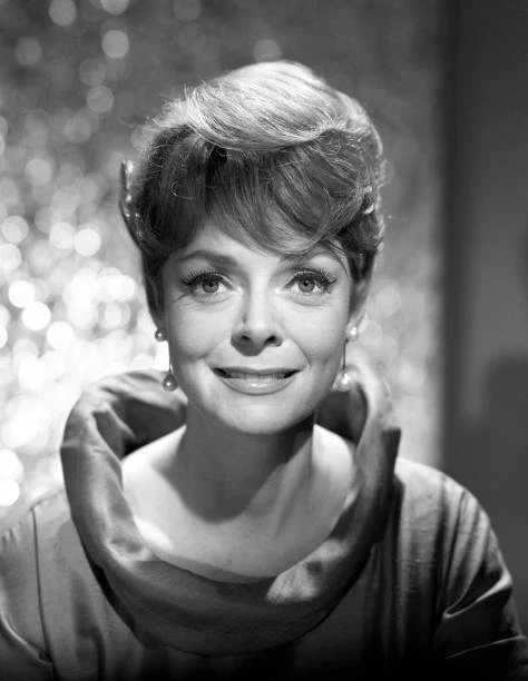 LOST IN SPACE JUNE Lockhart 1965 TV OLD PHOTO 5 £4.90 - PicClick UK