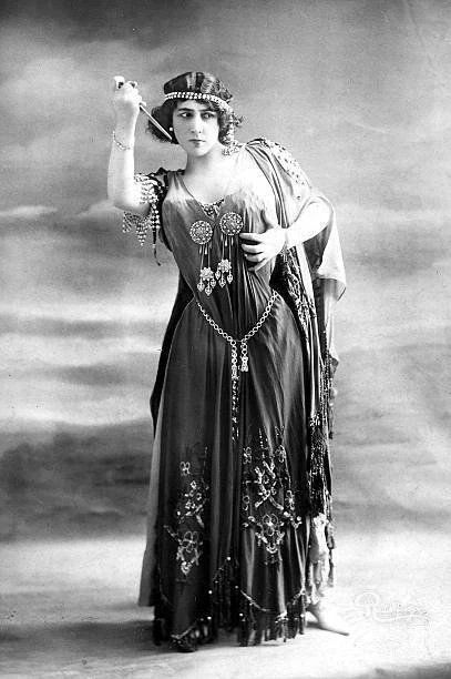 OPERA SINGER SPANISH Dancer Carolina Otero c1890 9 Old Photo $9.00 ...