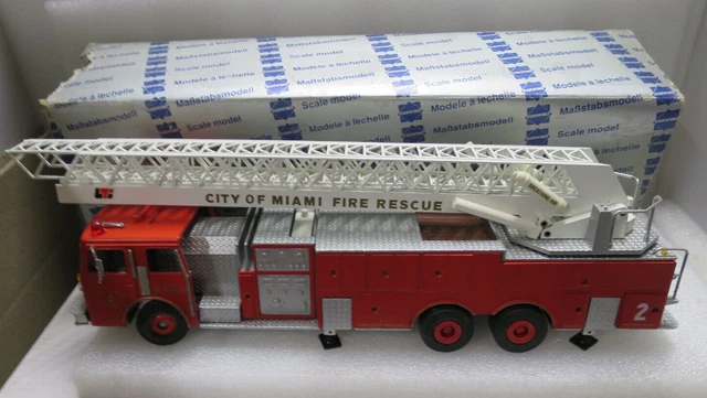 CONRAD 1/50 #5509 Aerial Ladder Fire Engine Truck City Of Miami Fire ...