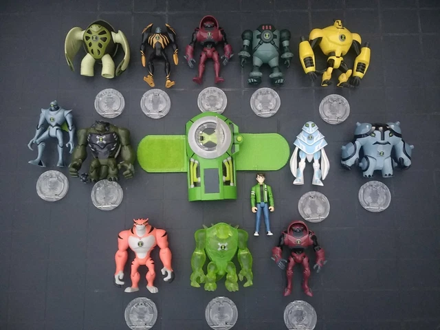 BEN 10 ULTIMATE Alien - Disc Alien Ultimatrix + 12 Figurines avec ...