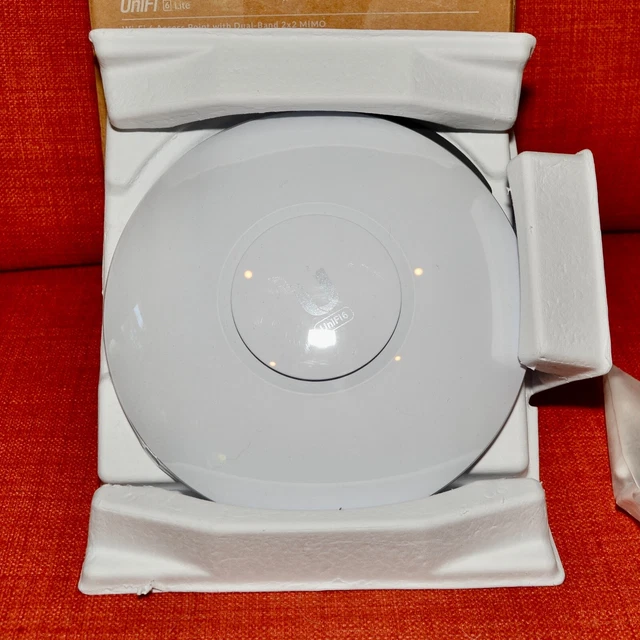 UBIQUITI NETWORKS UNIFI 6 Lite Access Point U6 Lite US With Mount ubiquiti-networks-unifi-6-lite-access-point-u6-lite-us-with-mount