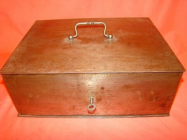 - COFFRE FORT acier ancien, banque, caisse de voyage avec clef EUR 65 ...