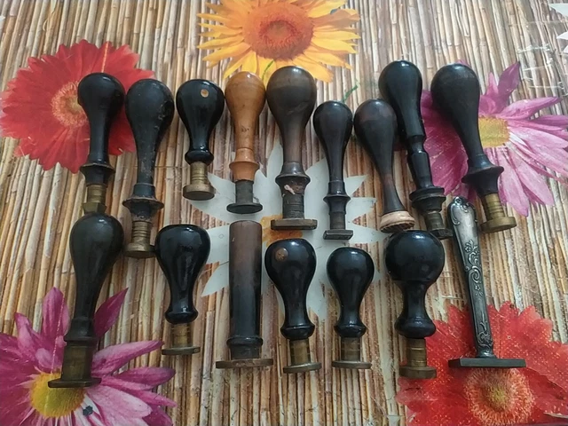 16 TIMBRI ANTICHI con Iniziali/Stemma Sigillo Ceralacca EUR 125,00 ...