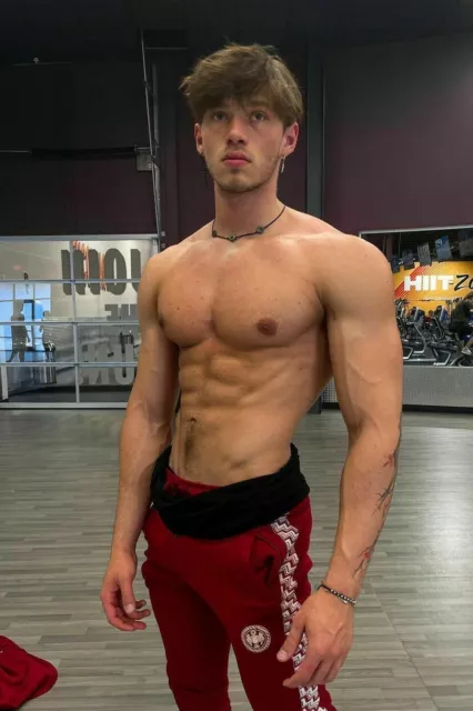 Shirtless Male Muscular Fit Gym Jock Wow Physique Beefcake Hunk Photo