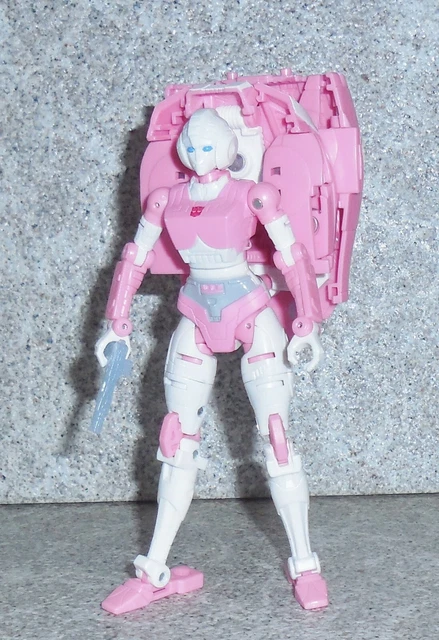 TRANSFORMERS EARTHRISE KINGDOM ARCEE -no Spoiler flare- War for ...