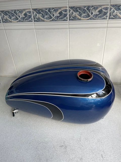 TRIUMPH T120/TR6 PRE-UNIT duplex frame Fuel Tank (3 gallon US spec) £ ...