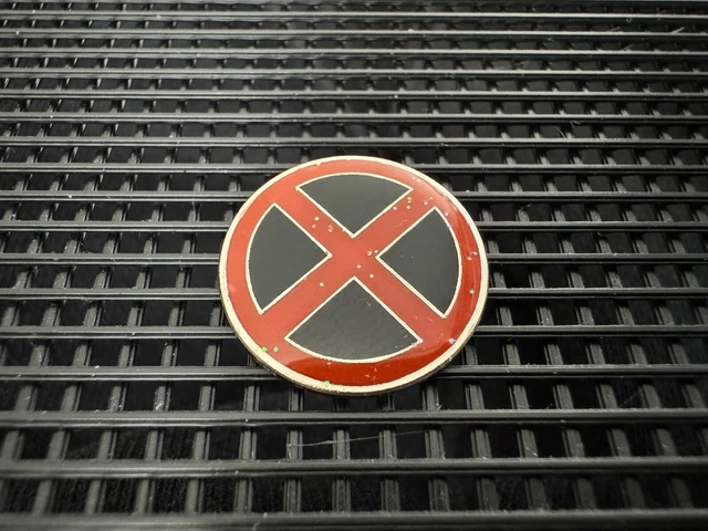 DISNEY PIN 2022 Marvel Pride Collection Icons LR Orange X-Men Logo £11. ...