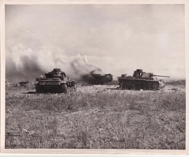 ORIGINAL PRESS PHOTO WW2 German Mk III tanks burn on battlefield March ...
