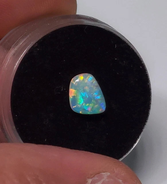AUSTRALIAN COOBER PEDY opal, Crystal. 0.80ct. Natural solid opal ...