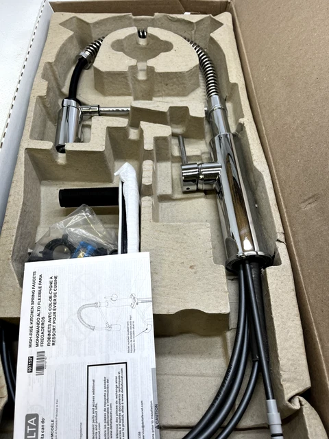 DELTA ANTONI 1.8 GPM Single-Handle Pull-Down Pre-Rinse Kitchen Faucet ...