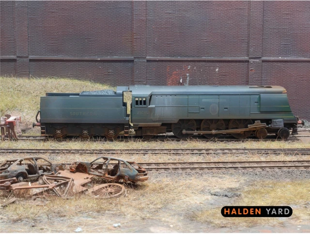 OO GAUGE LOCOMOTIVE, scrapyard Southern Railways Light Pacific. Ref F7 ...