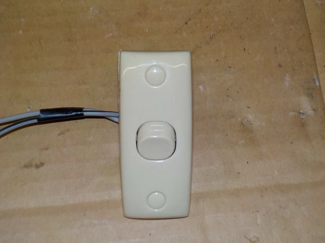 CLIPSAL BEIGE LIGHT Switch Narrow Caravan/Motorhome/Camper - SCIS1Z-DD ...