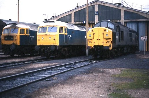ORIGINAL COLOUR SLIDE of 47085 BR class 47 diesel loco £2.25 - PicClick UK
