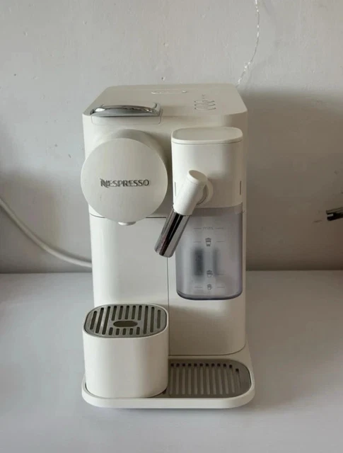 NESPRESSO LATTISSIMA ONE coffee machine by De'Longhi white EN510.W ...