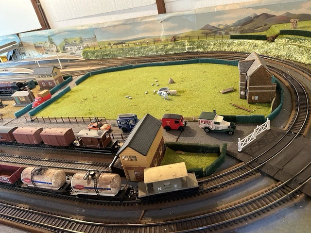 JOB LOT OF vintage Model Railway and Carriages £385.00 - PicClick UK