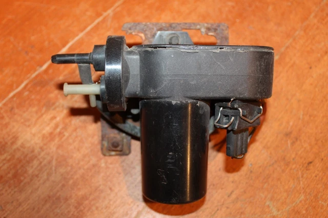 VW MK3 JETTA Golf GTI Cabrio Vaccum Cruise Control Pump w/ Bracket ...