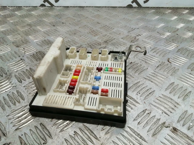 RENAULT MEGANE II 2003-2009 Engine Bay Fuse Box UPC 1.6 16v K4M812 EUR ...
