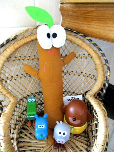 Cbeebies Hey Duggee Singing Sticky Stick Plush Toy 13 Friends Figures