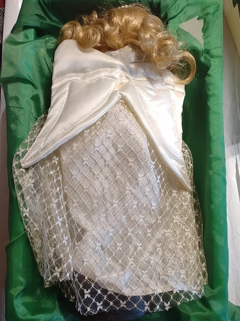 ANIMATED CHRISTMAS ANGEL Figure Fine Porcelain Doll 18" w/ Box MOTION ...