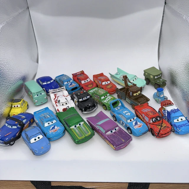 DISNEY PIXAR STORE Cars Bundle X21 Diecast 1:64 King Luigi Guido Chick ...