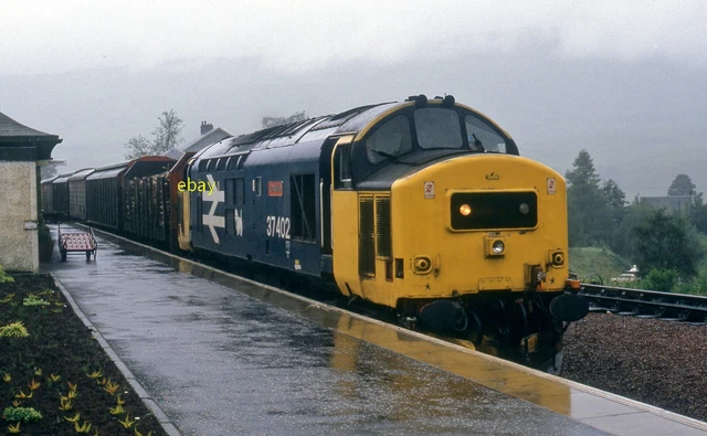 ORIGINAL 35MM SLIDE BR Class 37 no.37402 at Crianlarich +rights for use ...
