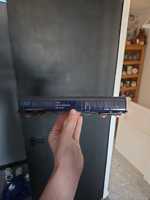 RAIL OPERATIONS GROUP Barrier Coach Rog Translation Mk2 Respray Rework ...