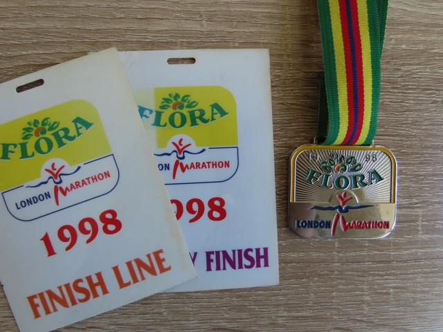 VINTAGE FLORA LONDON Marathon 1998 medaglia e pass personale, cimeli da corsa EUR 64,09 ...