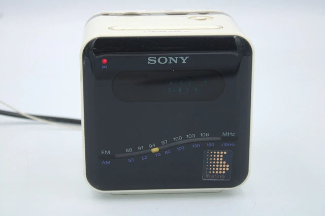 SONY DIGICUBE AM FM Radiowecker Modell Nr. ICF-C101W 80er Jahre weiß ...