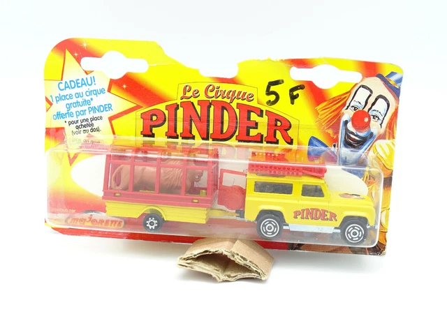 MAJORETTE - LAND Rover Defender 90 + Remorque Lion Cirque Pinder EUR 30 ...